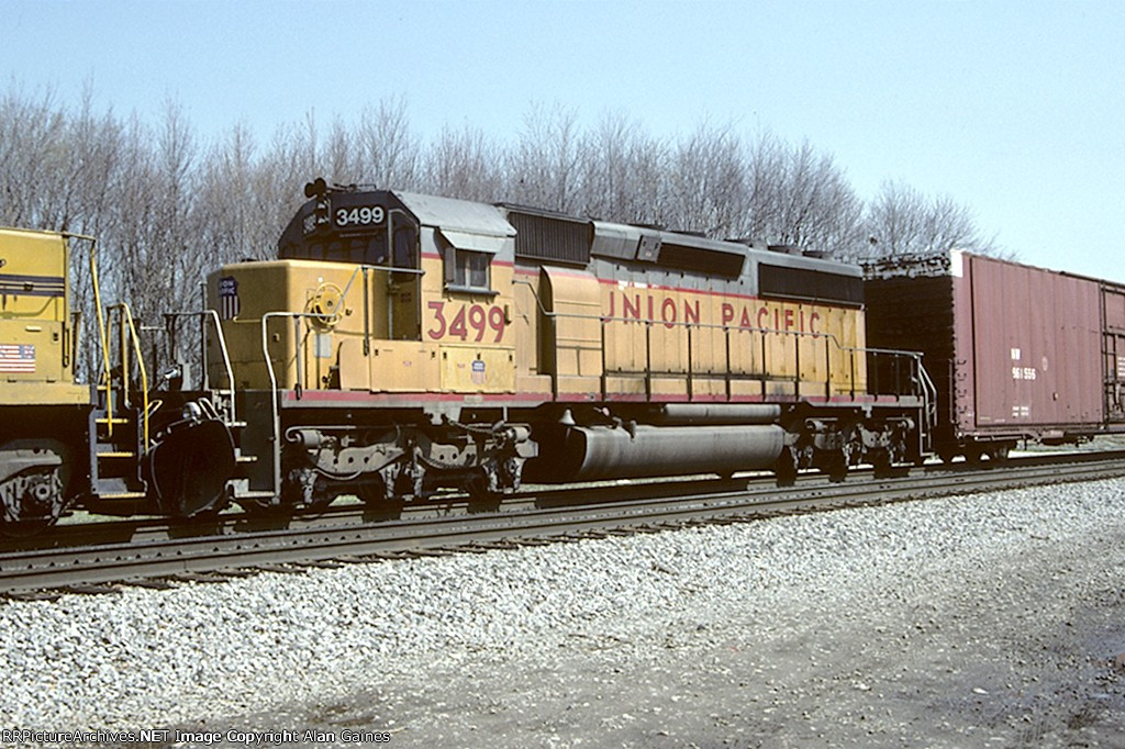 UP SD40-2 3499
